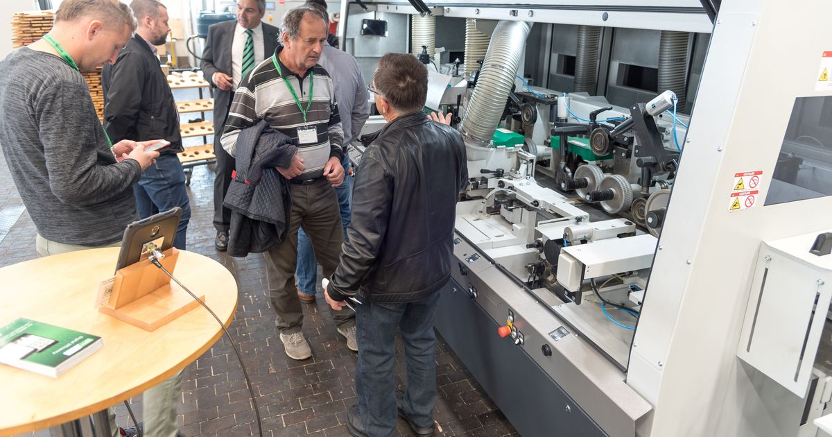 Detail - MICHAEL WEINIG (ASIA)